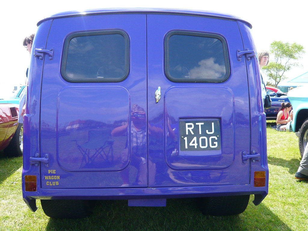 Walton Classic Car Show Pic & Rod's Heavy! :-) | Retro Rides